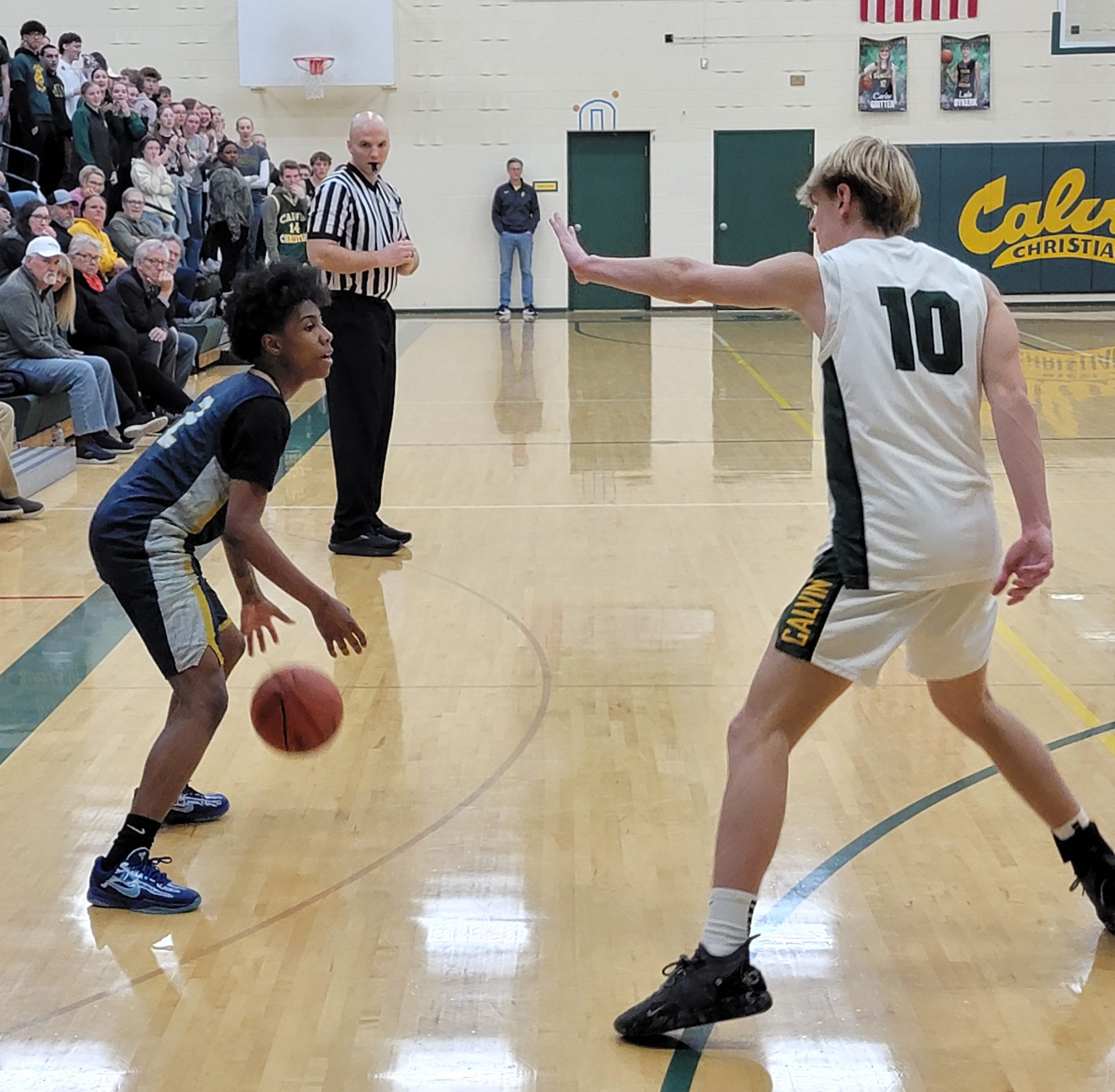 Godwin Heights turns back Calvin Christian 39-34 Friday in defensive ...